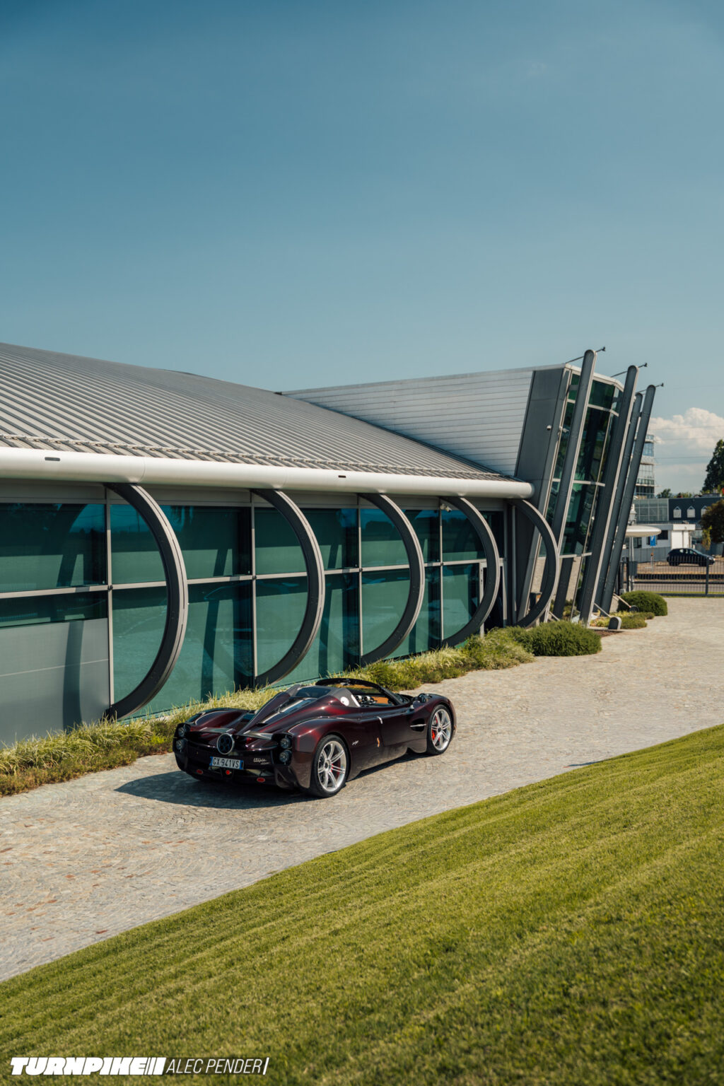 Pagani’s Utopia Roadster: The New Chapter in Horacio’s Handcrafted ...