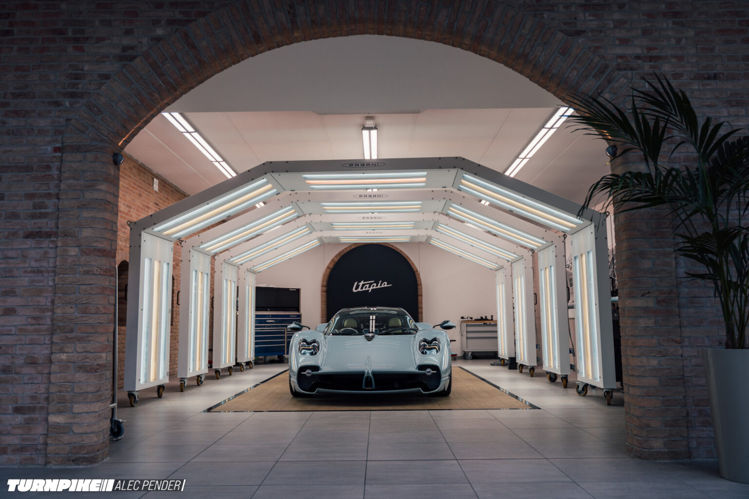 Pagani’s Utopia Roadster: The New Chapter in Horacio’s Handcrafted ...