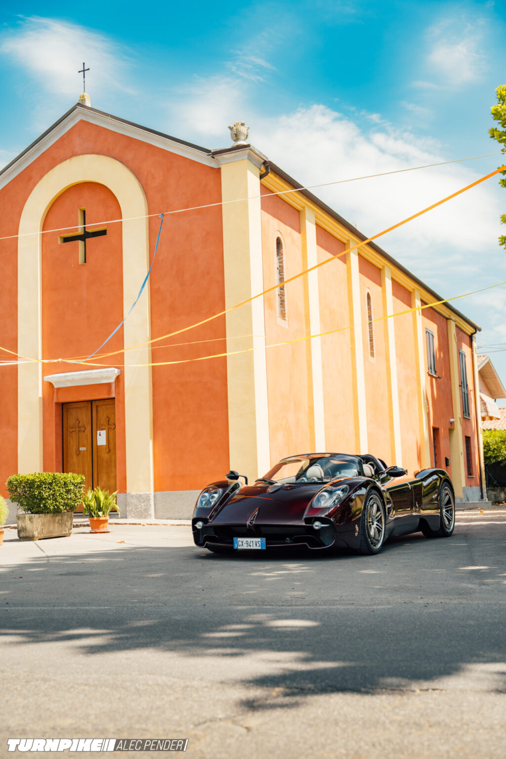Pagani’s Utopia Roadster: The New Chapter in Horacio’s Handcrafted ...